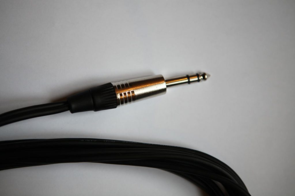 Jack cable - Y shaped cable made of a stereo jack plug (female) on the ...